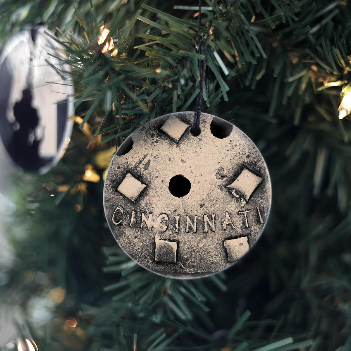 Cincinnati Manhole Cover – Cityscape Tiles